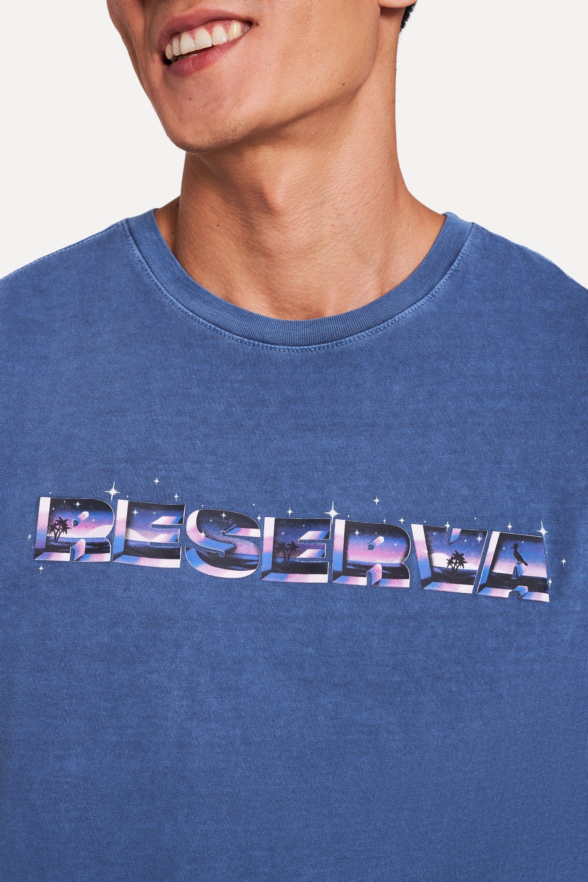 CAMISETA ESTAMPADA RESERVA EMIRATES